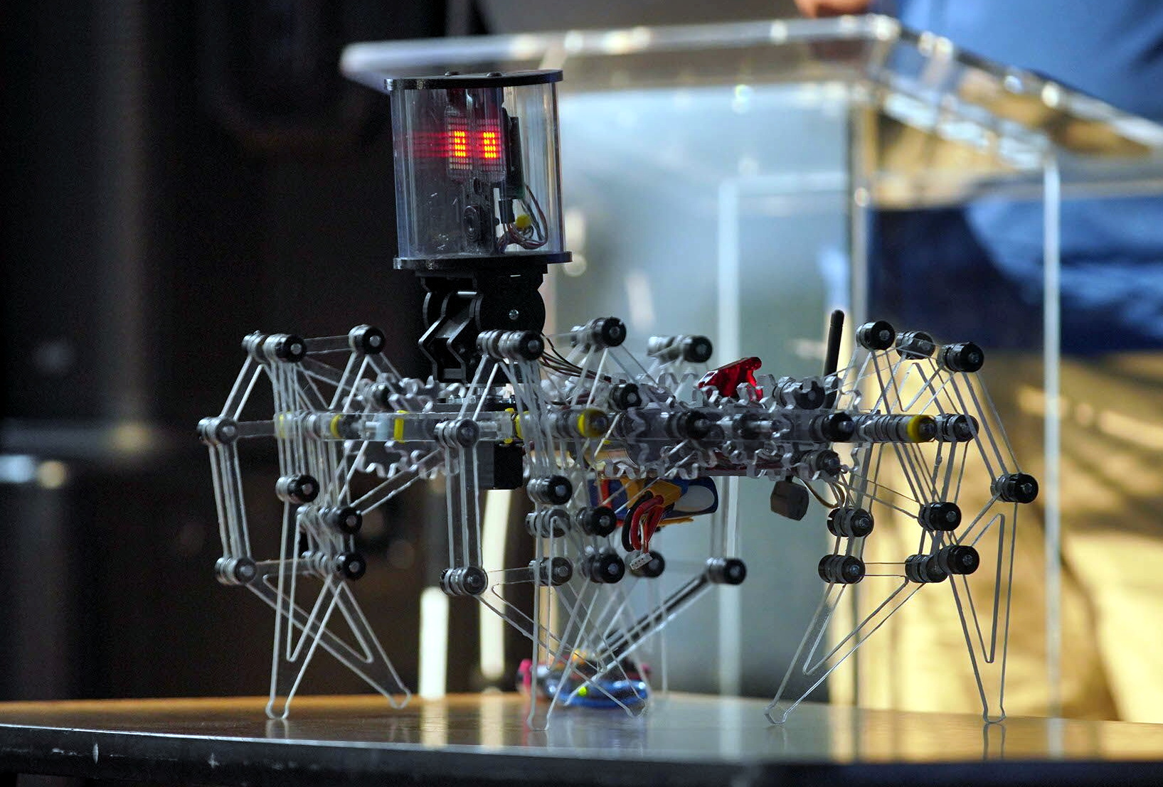 Jeremy Cook Is Living His Strandbeest Dream | Hackaday