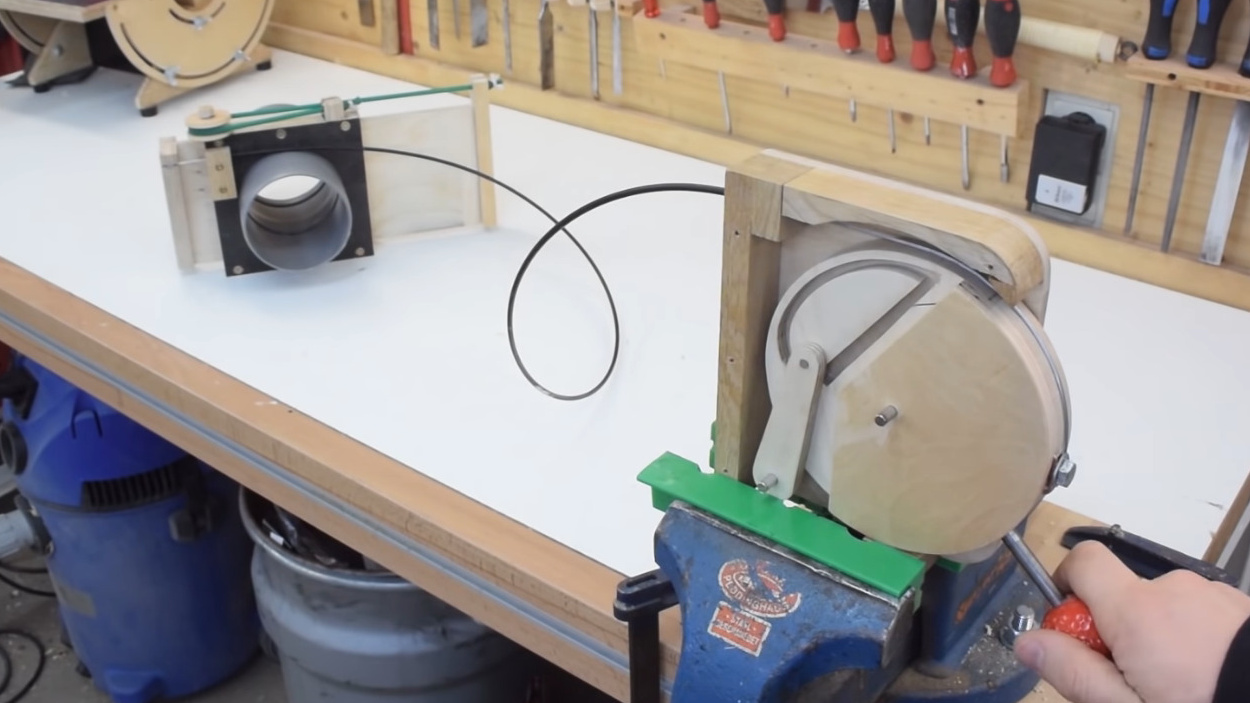 Cable Operated Blast Door Needs No Power | Hackaday