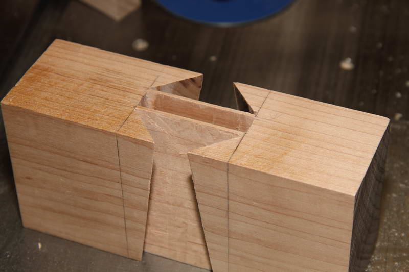This Mallet Has Backwards Dovetails… That’s Impossible! | Hackaday