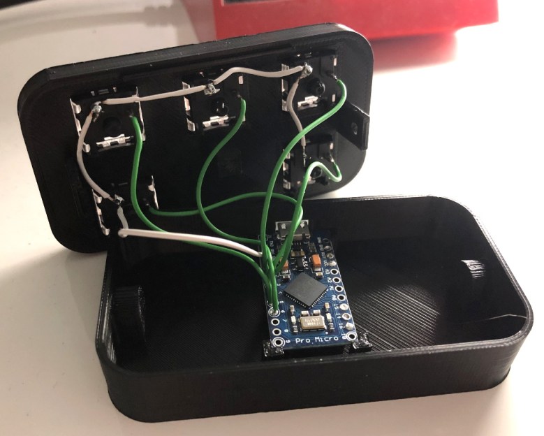 Custom Reddit Keyboard Only Needs One Hand | Hackaday