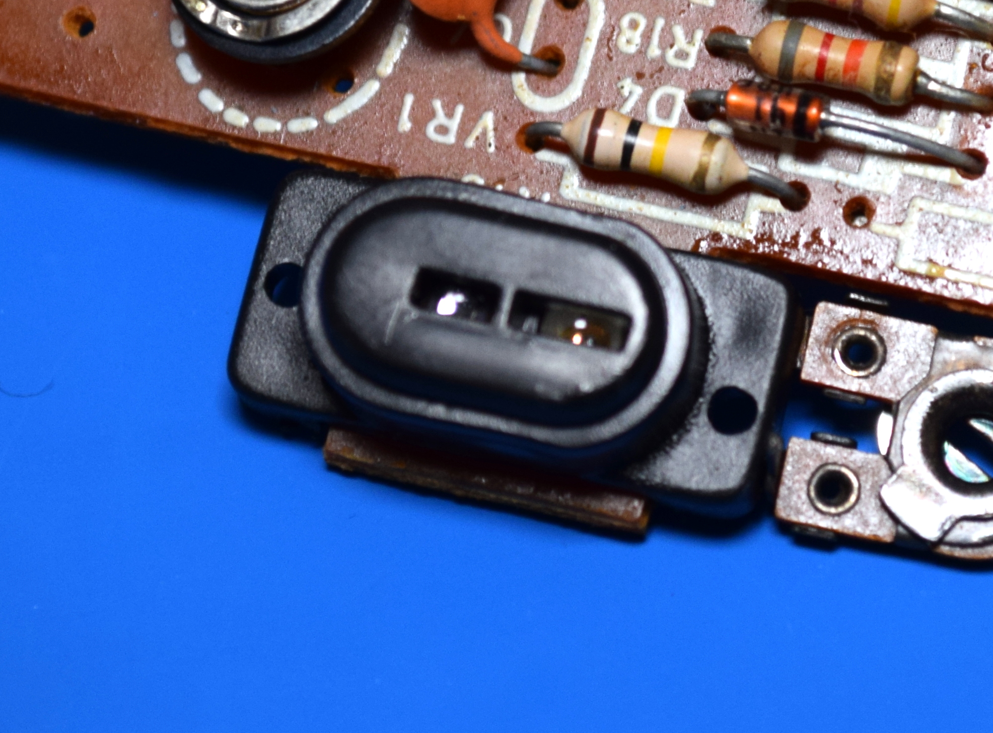 Teardown: VTech Whiz Kid Luggable Computer | Hackaday