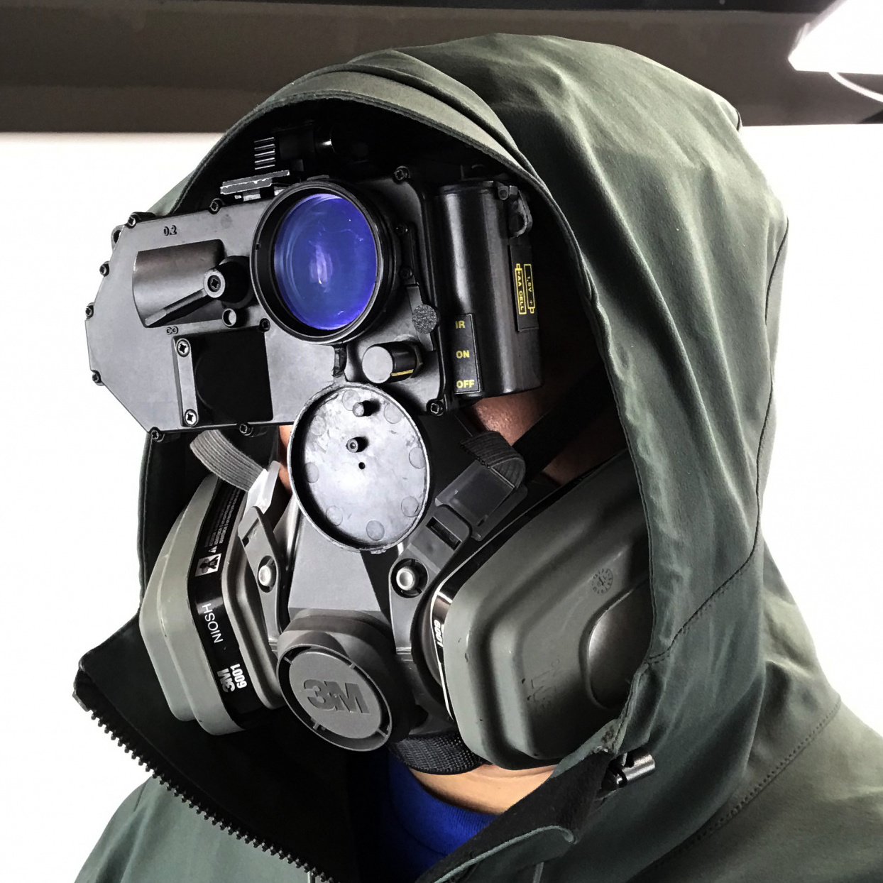 Teardown Of Oddball Night Vision Shows Off Retro-futuristic Vibe | Hackaday