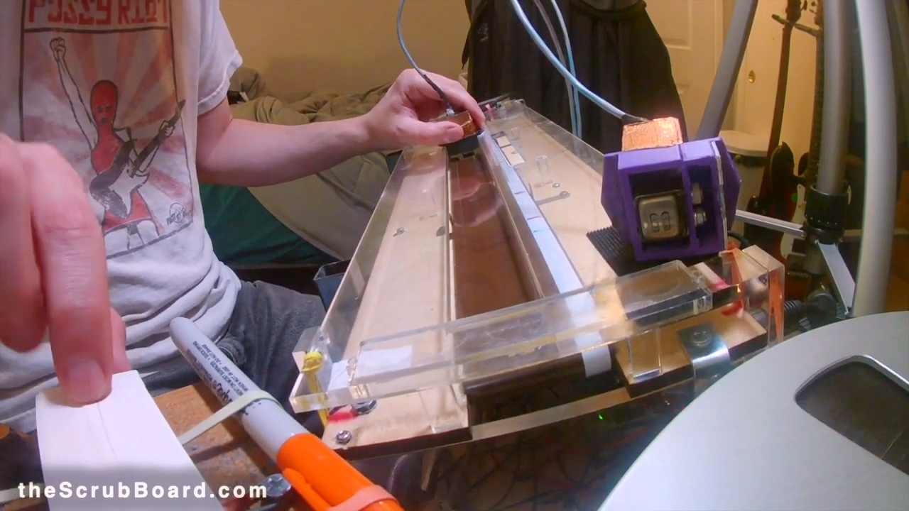 DJ Scratches Out Club Music With Tape, Not Turntables | Hackaday