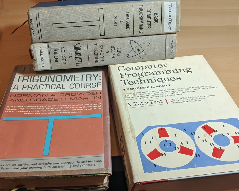 A Tale Of Tutor Texts | Hackaday