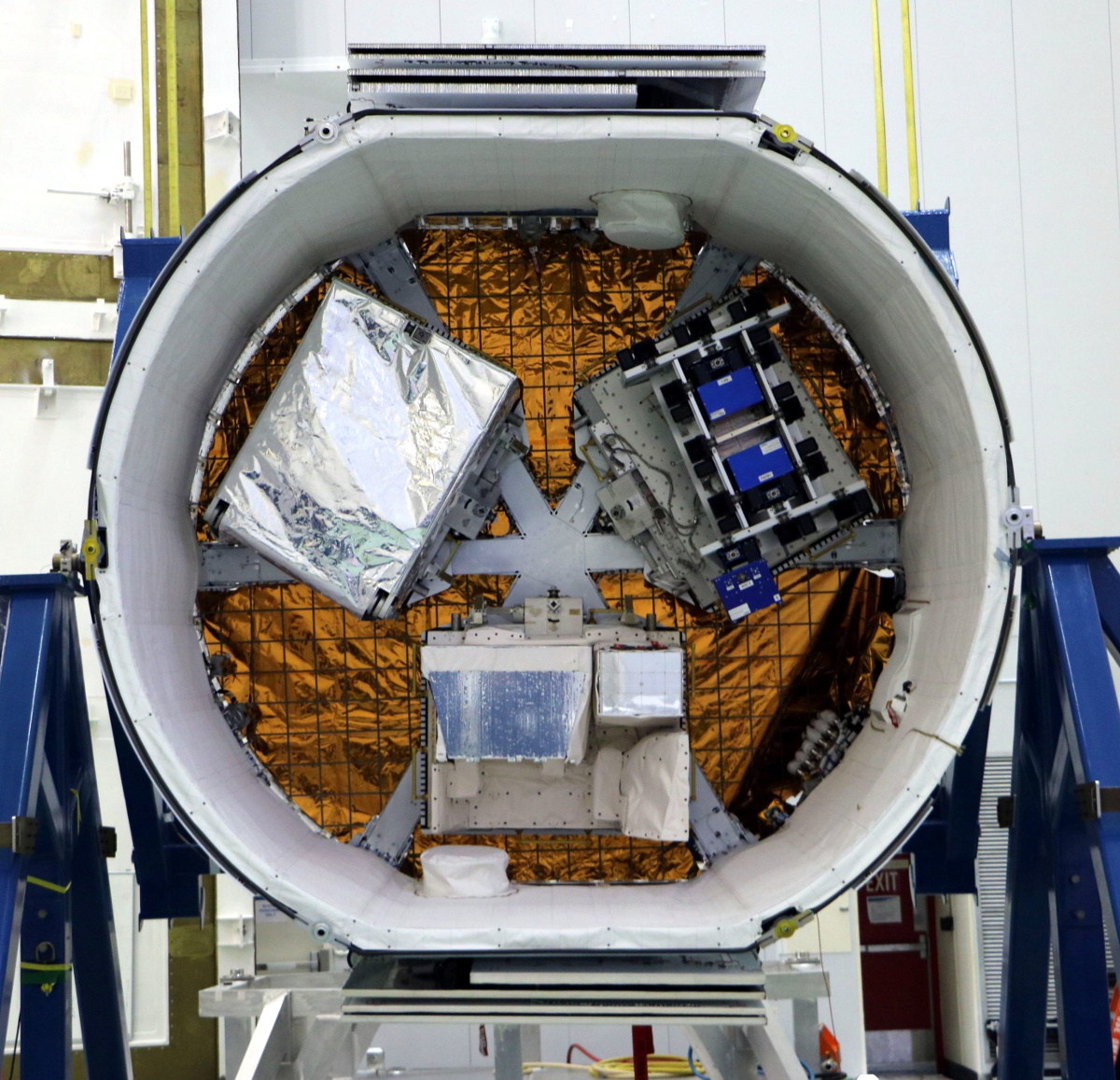 SpaceX Offers NASA A Custom Moon Freighter | Hackaday