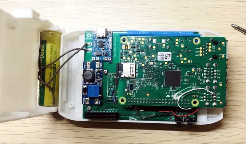 A Fantastic Raspberry Pi Handheld Just Got Better | Hackaday
