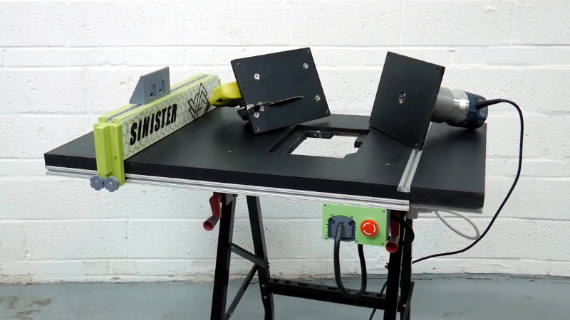 A Custom Saw Designed For Close Quarters Making | Hackaday