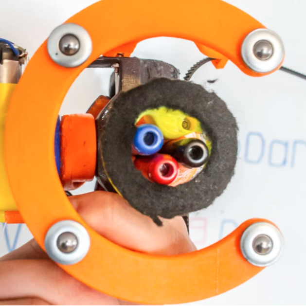 Whiteboard Plotter Rocks Three Colors And An Eraser | Hackaday