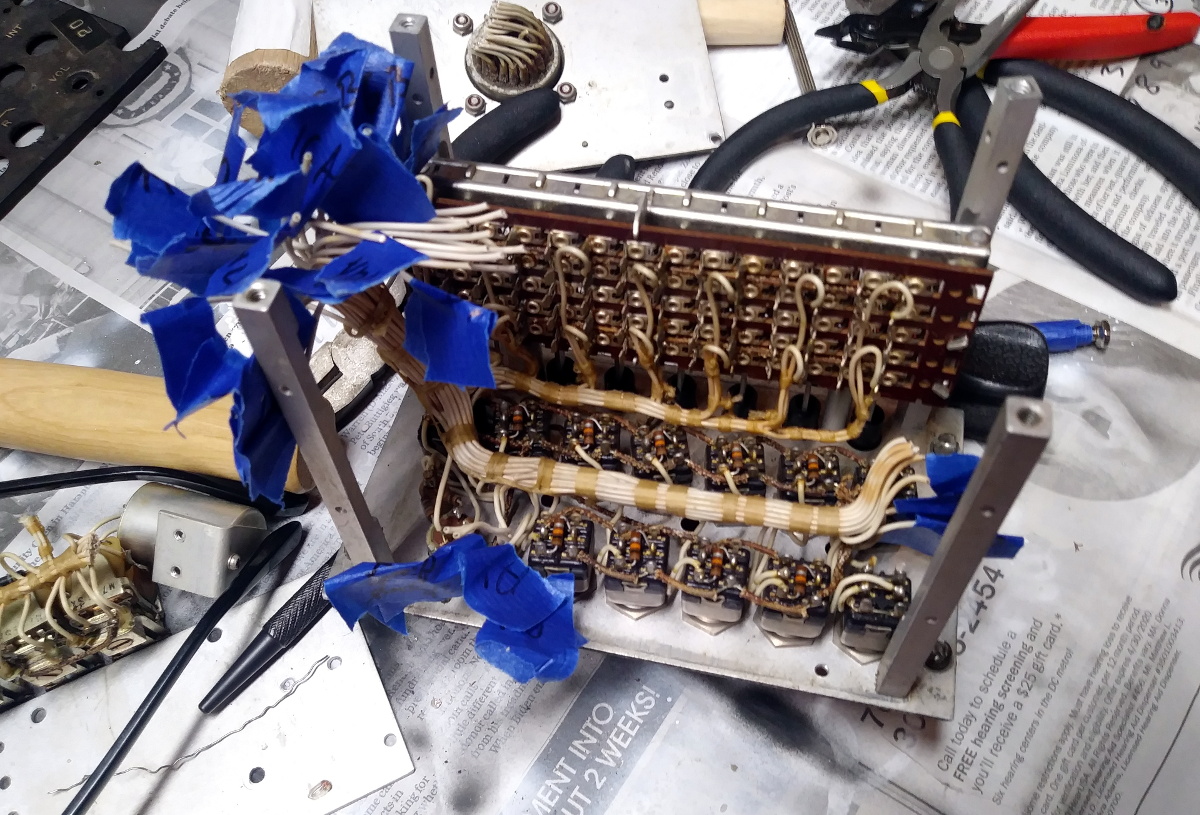 Vintage Aircraft Controls Turned USB Button Box | Hackaday