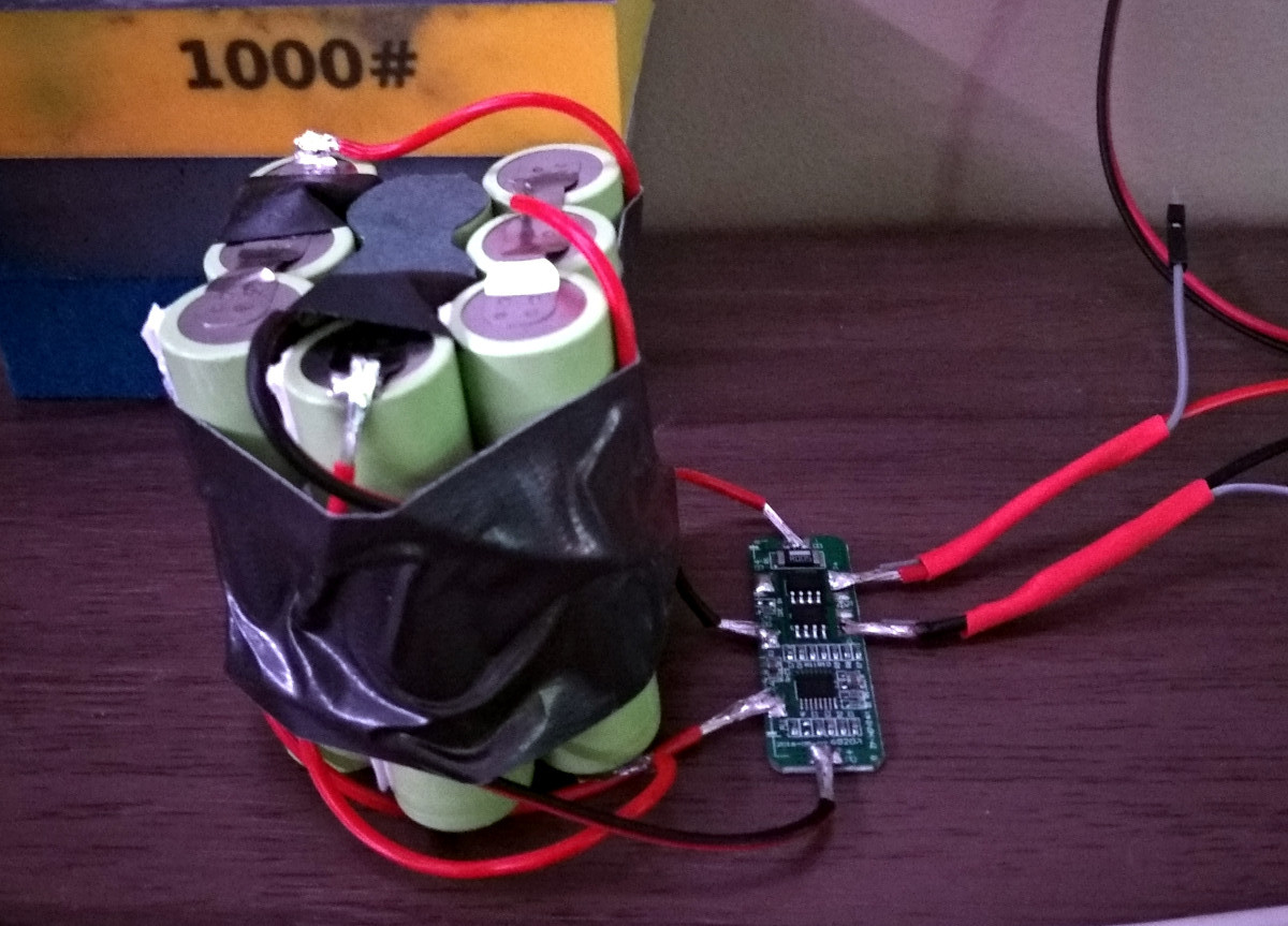 Building An Open Source ThinkPad Battery | Hackaday