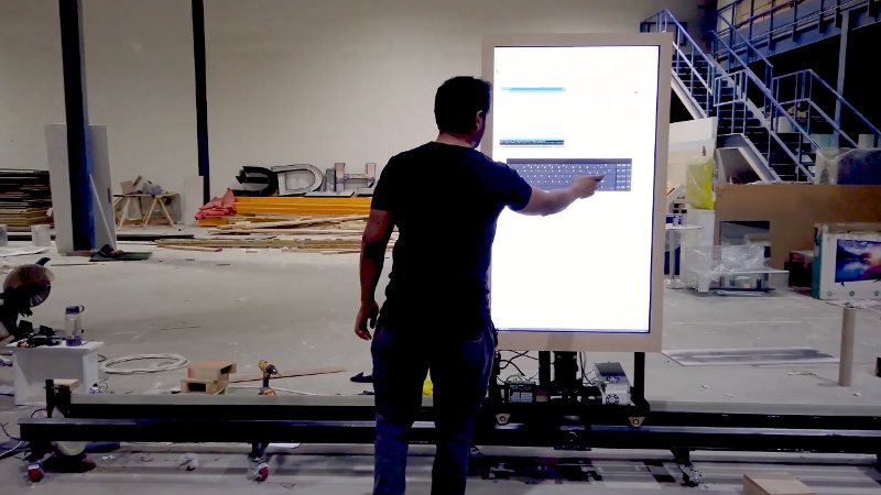 Sliding Screen Has Wheels, Will Travel | Hackaday