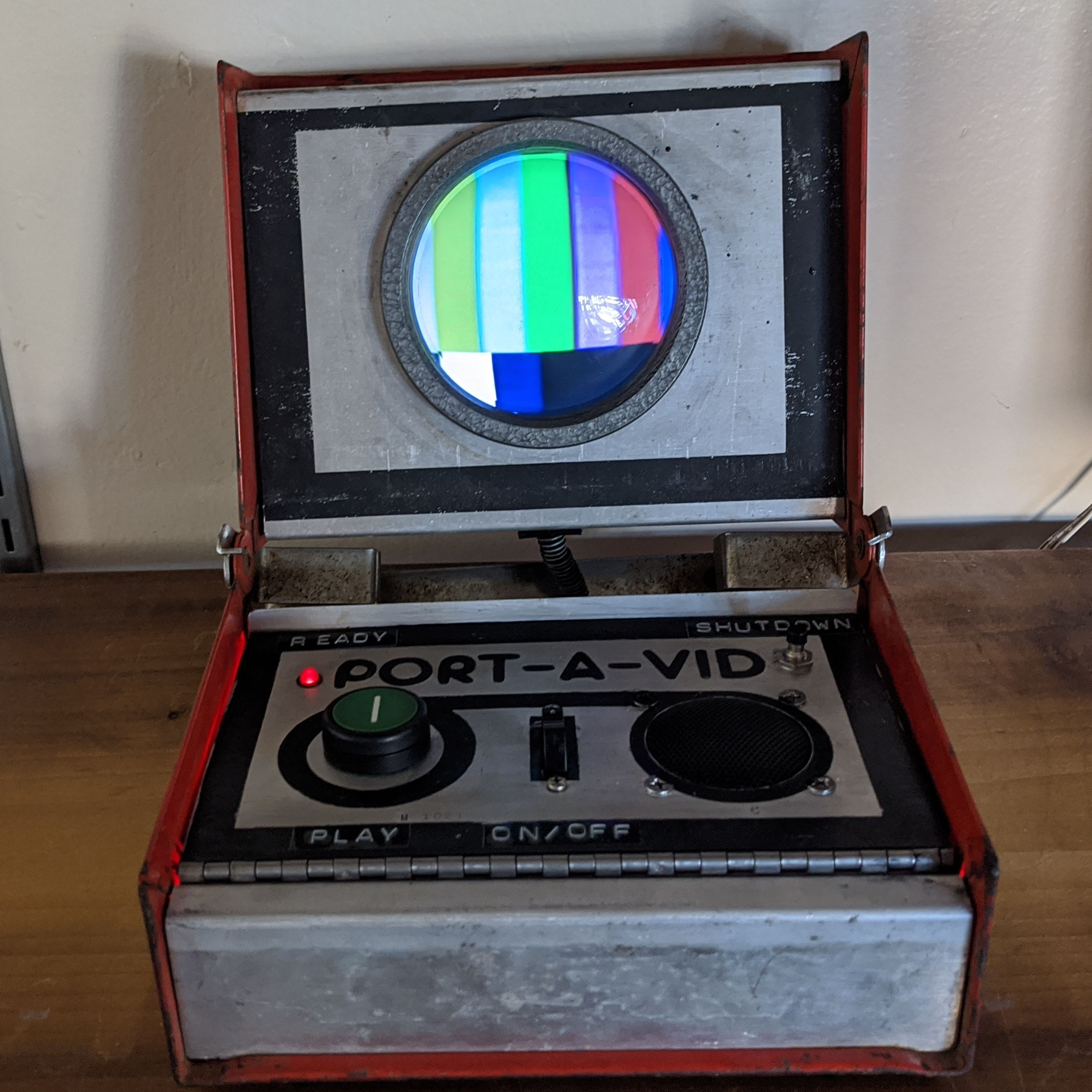 Escape To An Alternate Reality Anywhere With Port-A-Vid | Hackaday
