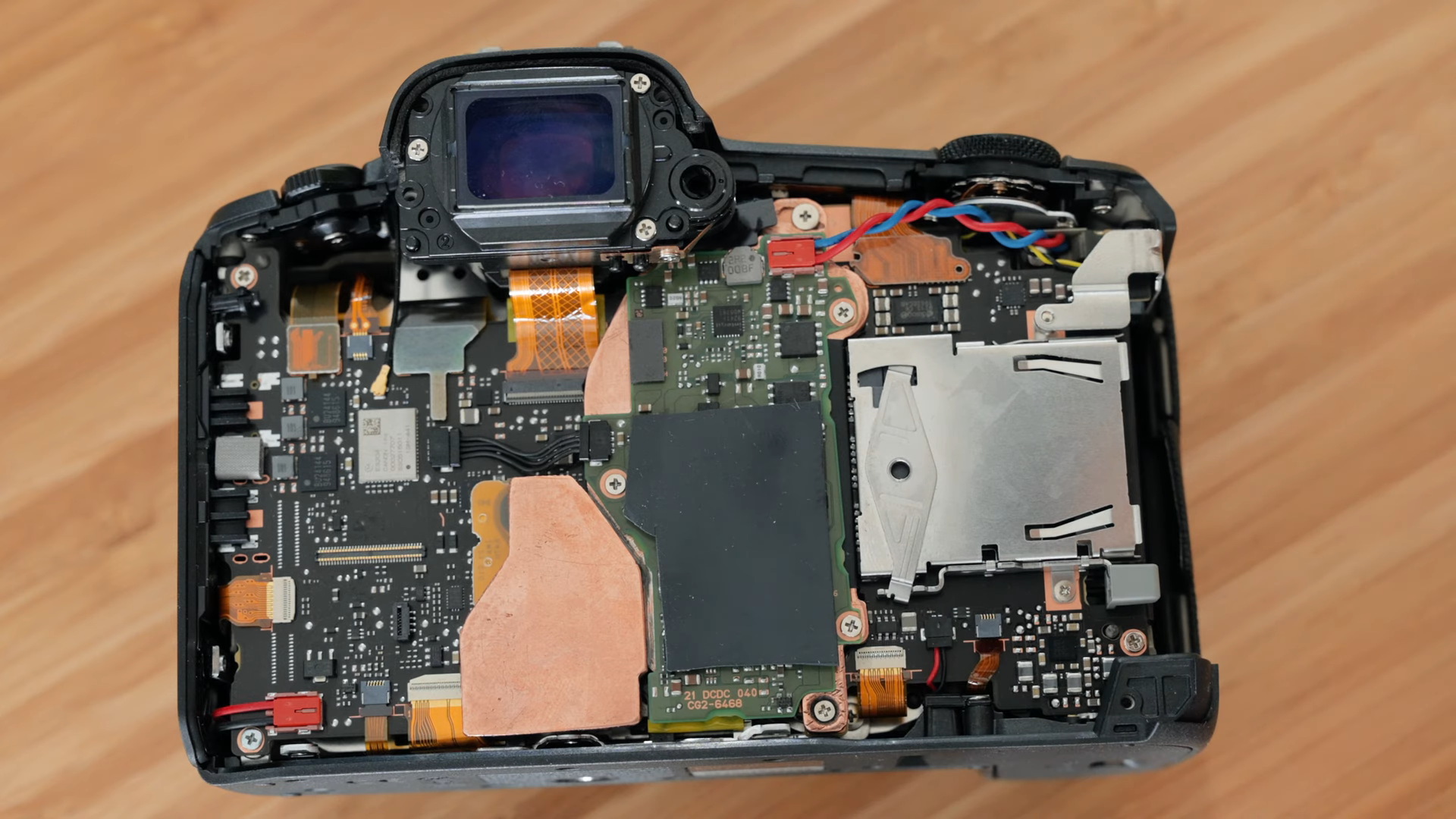 Watercooling A Canon DSLR Leads To Serious Engineering Upgrades | Hackaday