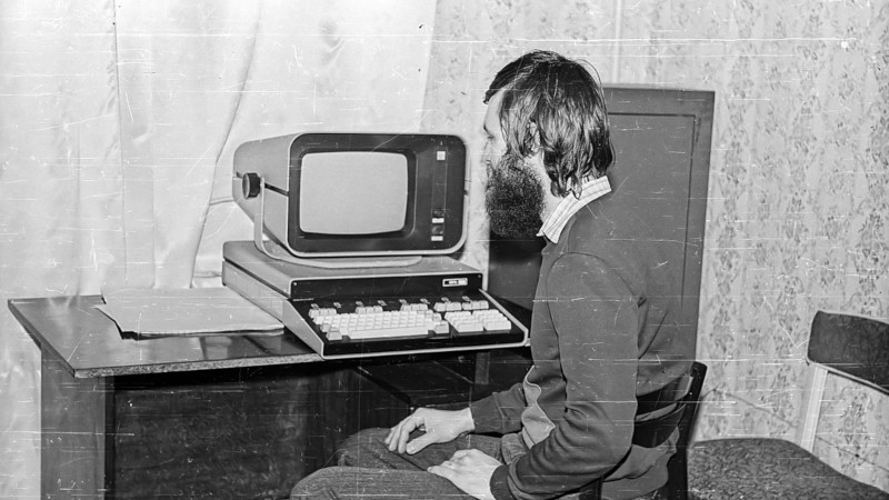 Urban Explorers Reveal A Treasure Trove Of Soviet Computing Power | Hackaday