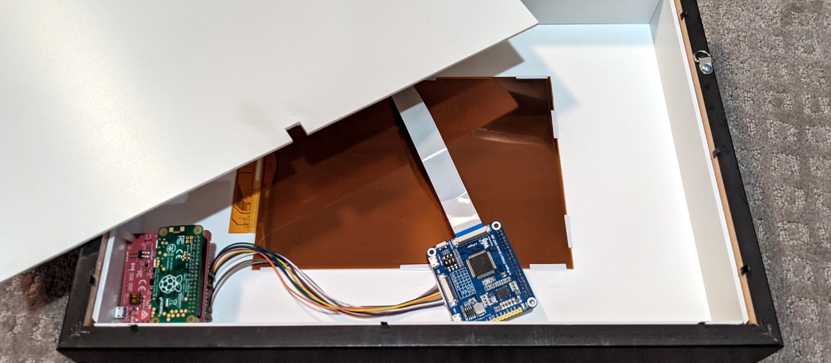 Solar Pi Zero E-Paper Photo Frame Waits For The Right Moment | Hackaday