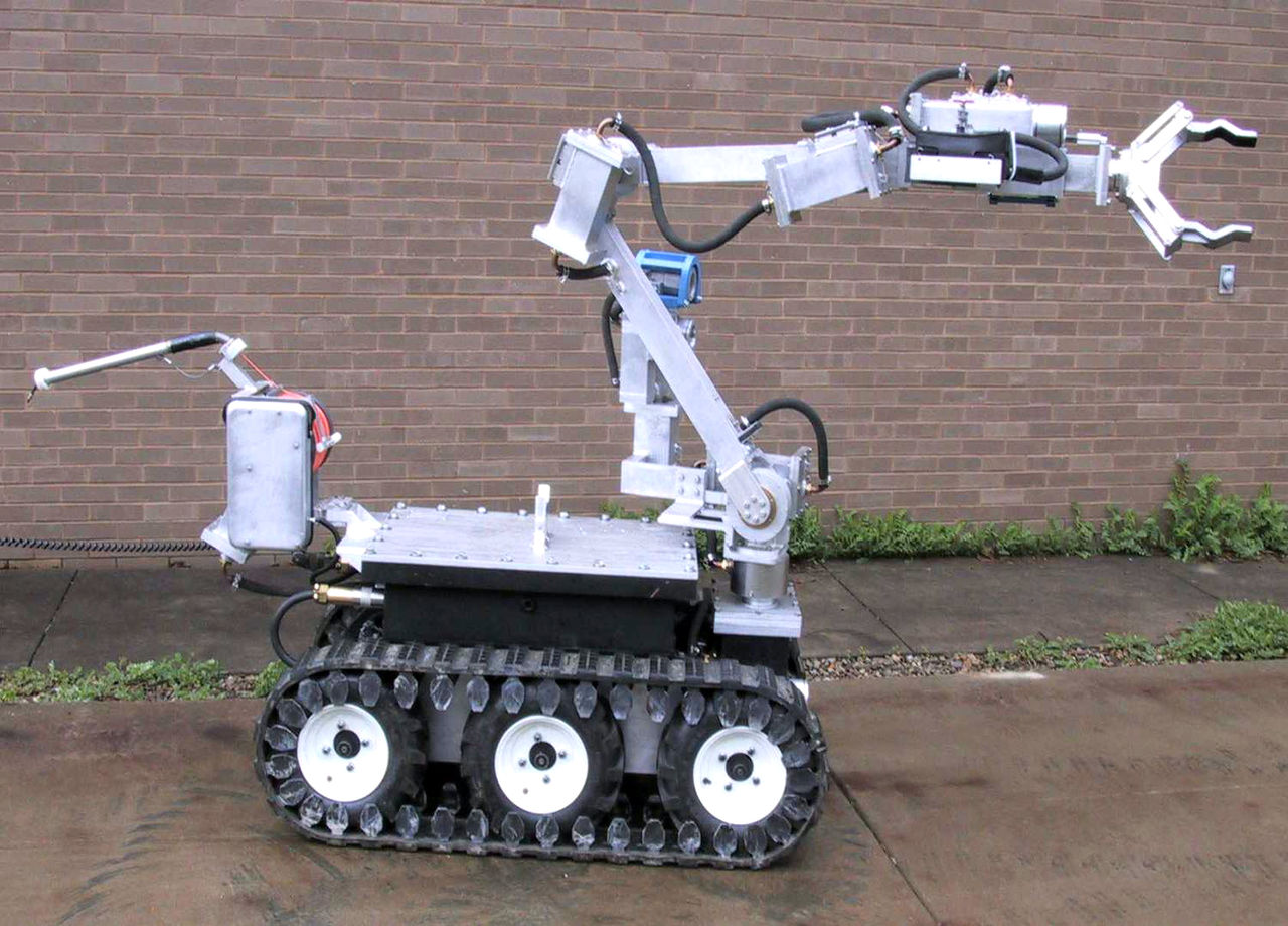 Should I Use Wheels Or Tracks? | Hackaday