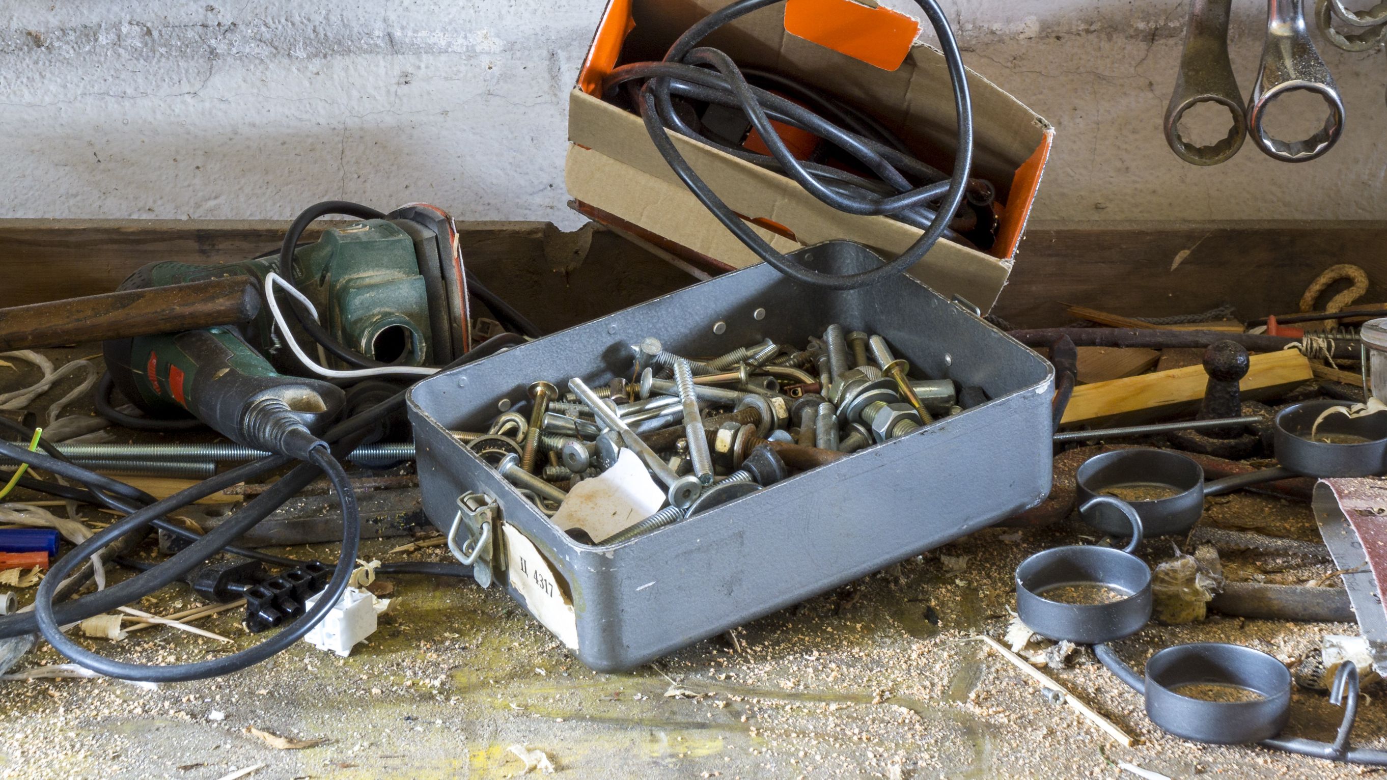 Finishing Your Projects Hack Chat With Zack Freedman | Hackaday