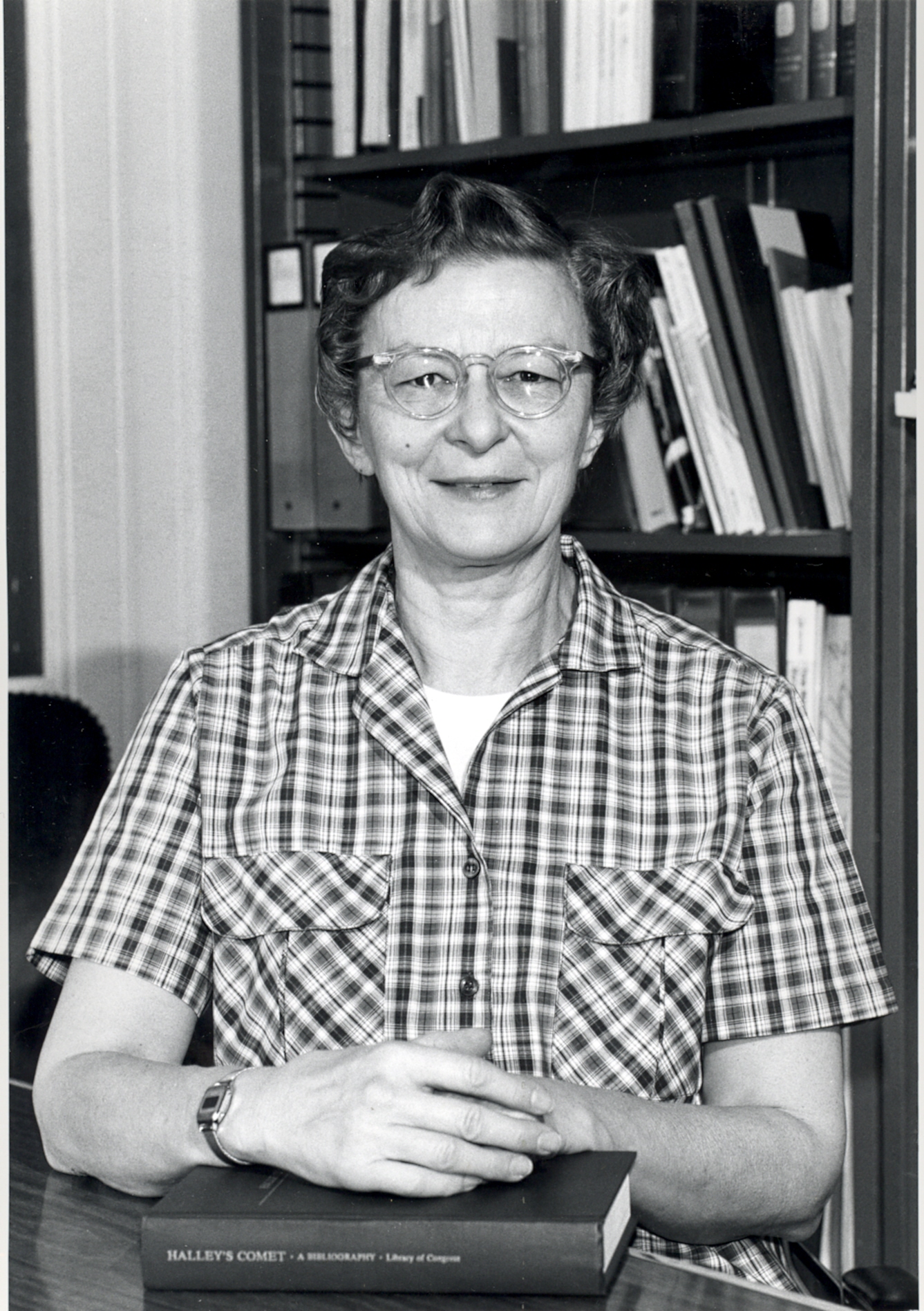 Human Google: Ruth Freitag, Isaac Asimov, And Bibliographies | Hackaday