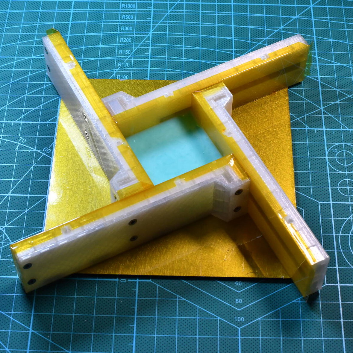 Modular Box Design Eases Silicone Mold-Making | Hackaday