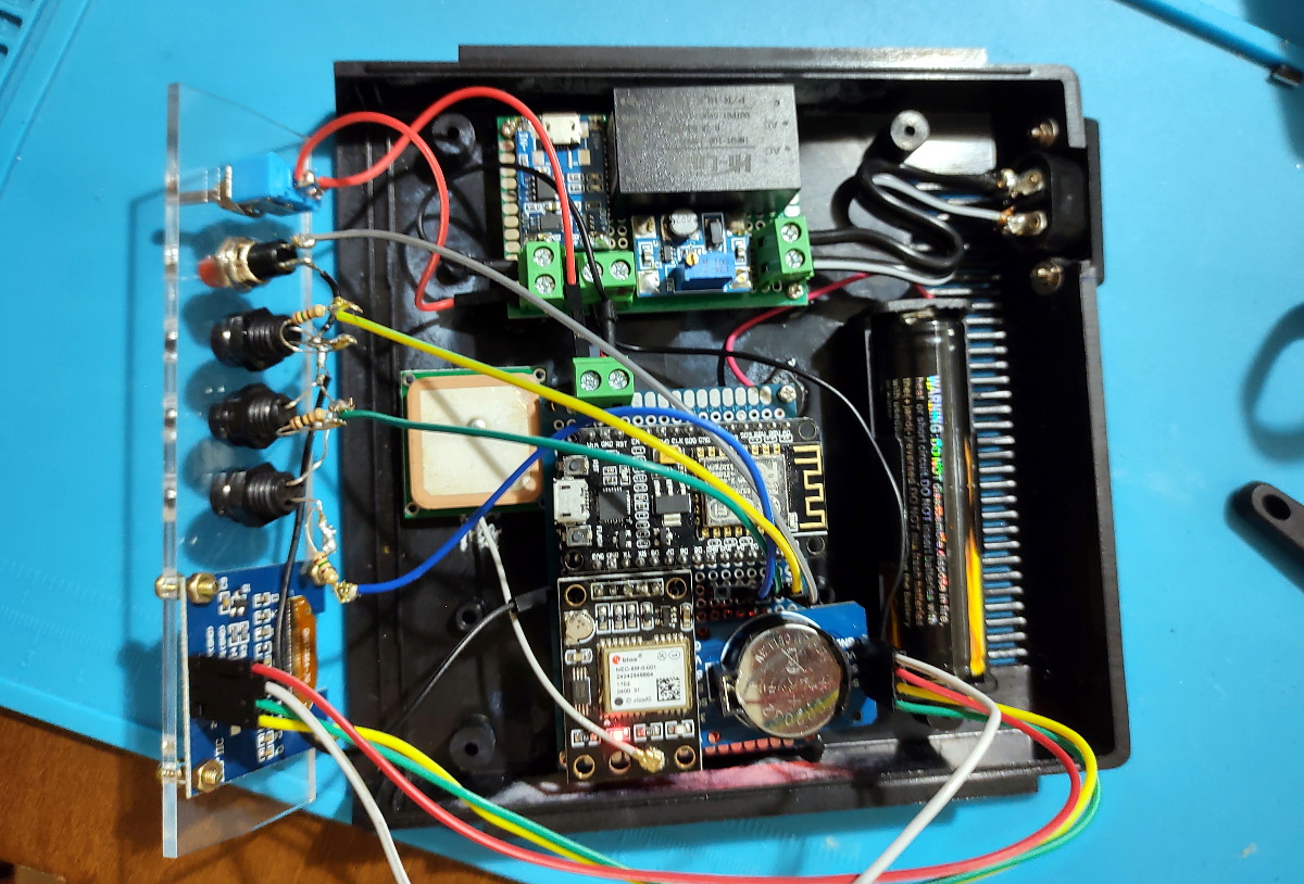 Portable GPS Time Server Powered By The ESP8266 | Hackaday