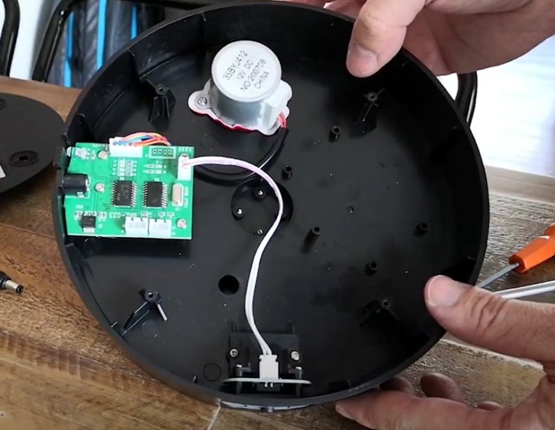 Better 3D Scans Through A Slowed Down Turntable | Hackaday