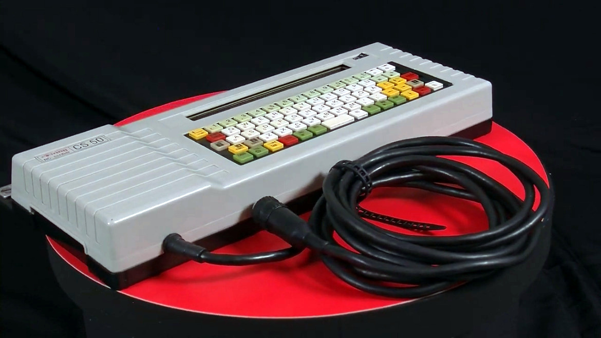 Keebin’ With Kristina: The One With The Curved Typewriter | Hackaday