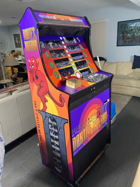 Dante’s Inferno Arcade Reveals Your True Fate | Hackaday