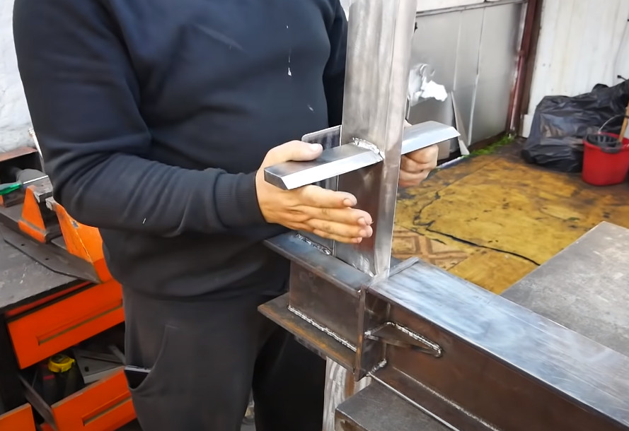 Building A Heavy-Duty Log Splitter, One Piece At A Time | Hackaday