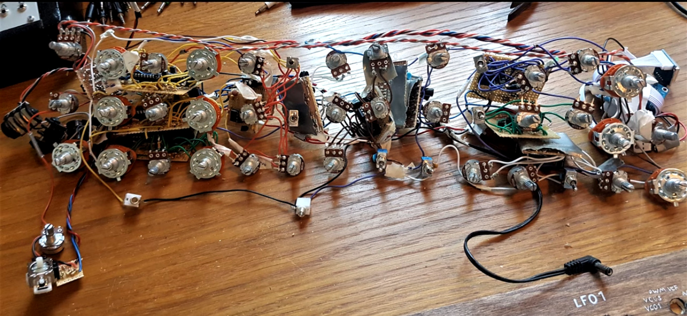 DIY Analog Synth Looks Like Fun | Hackaday