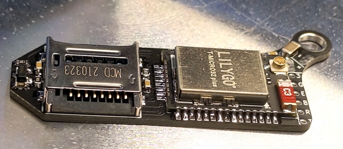 Tiny Switch Ornament Plays GIFs With An ESP32 | Hackaday