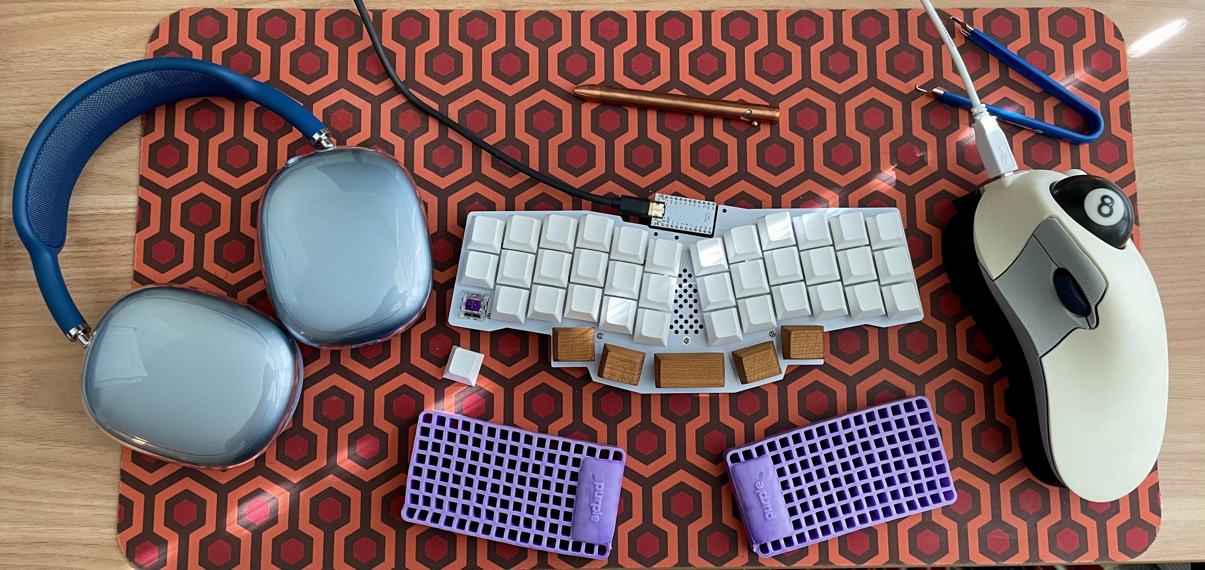 Keebin’ With Kristina: The One With The Really Tall Keycaps | Hackaday