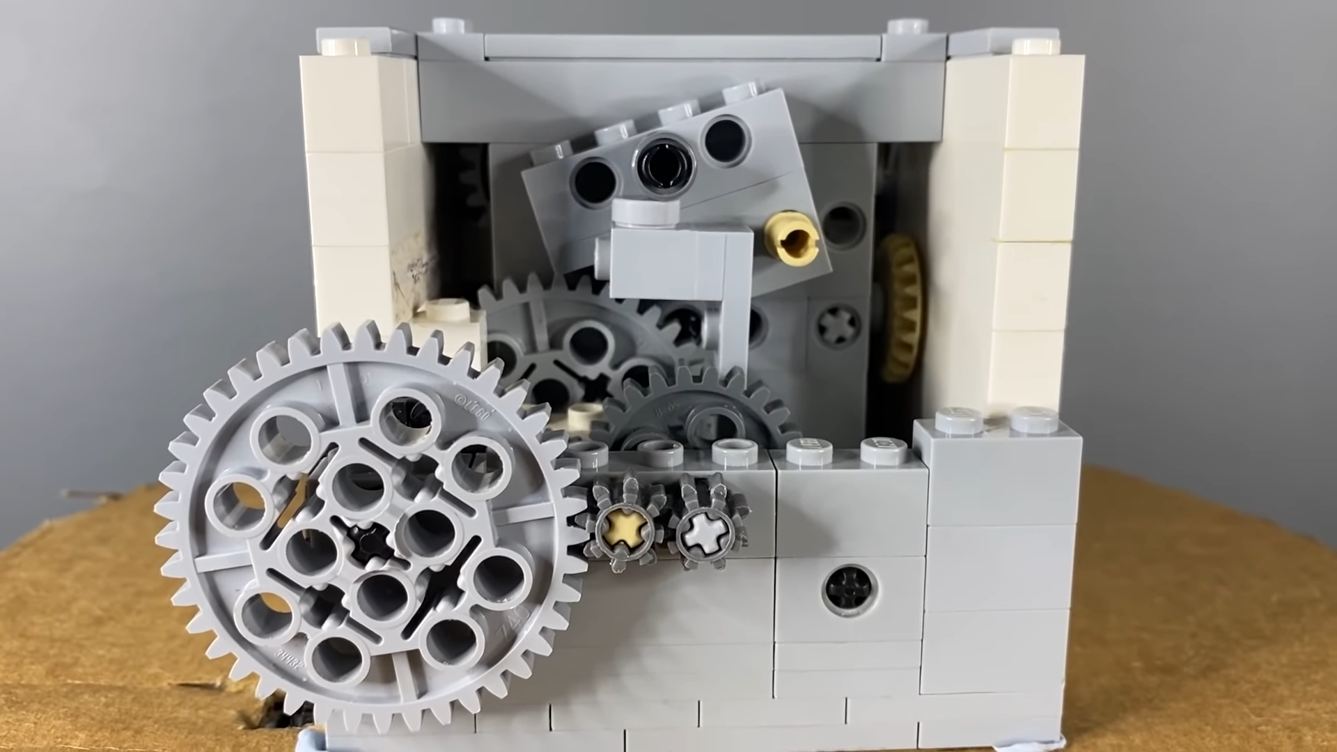 Building A Pendulum Clock Out Of Lego | Hackaday
