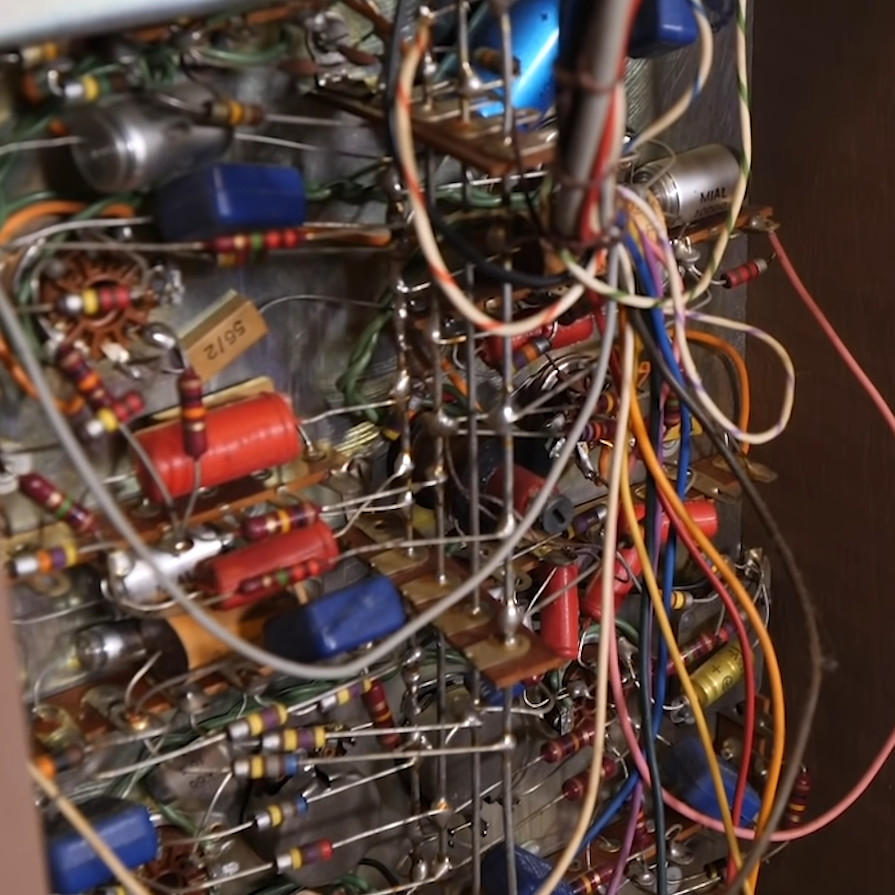 Antique Beat Box Showcases 1950’s Engineering Prowess | Hackaday