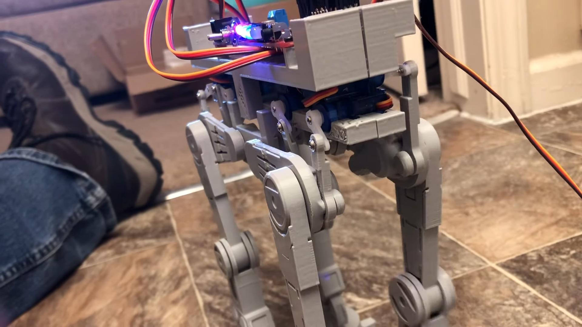 2022 Sci-Fi Contest: Motorized AT-AT Walker Gets Around With Servos ...