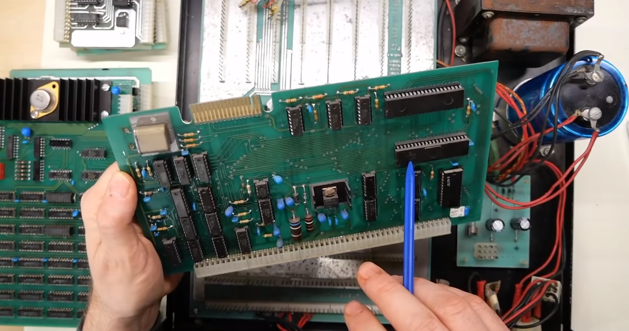 A Close Look At A Little Known 8-bit Computer | Hackaday
