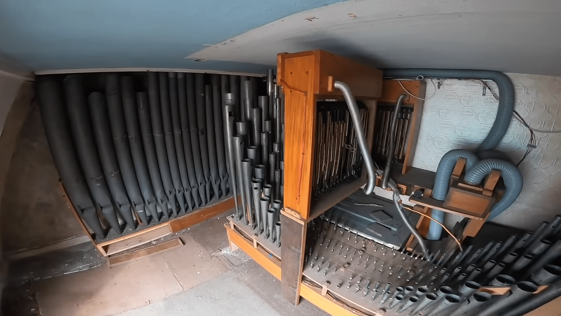 How To Move A Full-Sized Church Organ From A House To A Museum | Hackaday