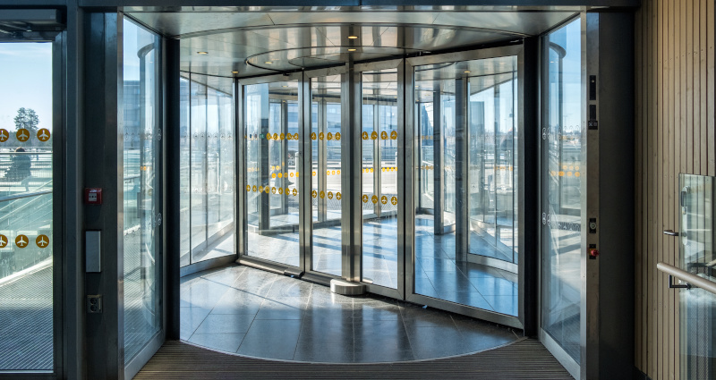 Revolving Doors Aren’t Just Annoying, They’re Energy Saving Too | Hackaday