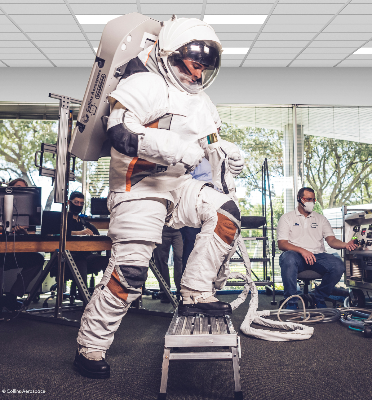 NASA Turns To Commercial Partners For Spacesuits | Hackaday