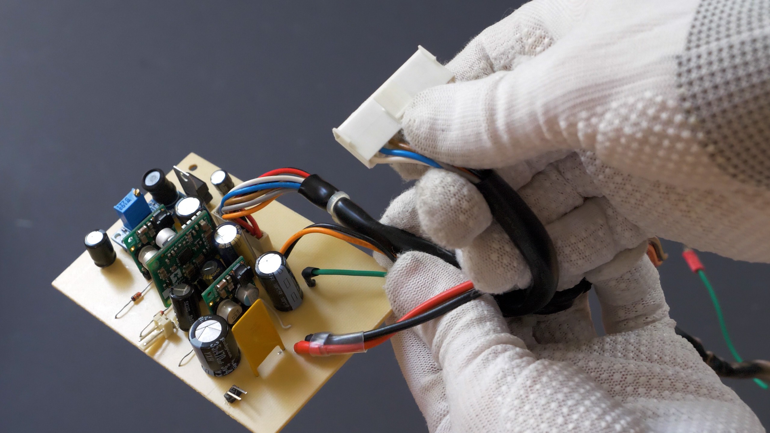 Hackaday Prize 2022: Repairing A Vintage Laptop With Modern Components | Hackaday