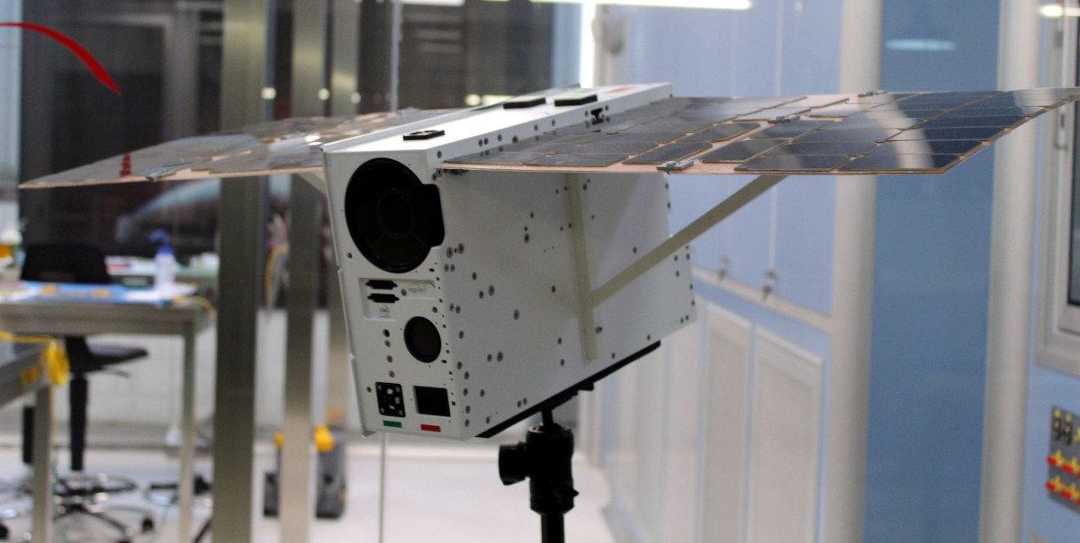 Unpacking The Stowaway Science Aboard Artemis I | Hackaday