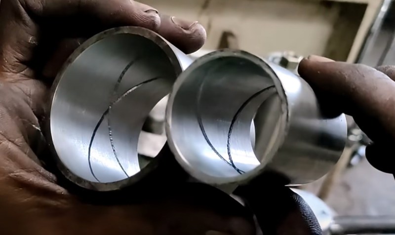 Custom Lathe Tool Cuts Complex Oil Grooves | Hackaday