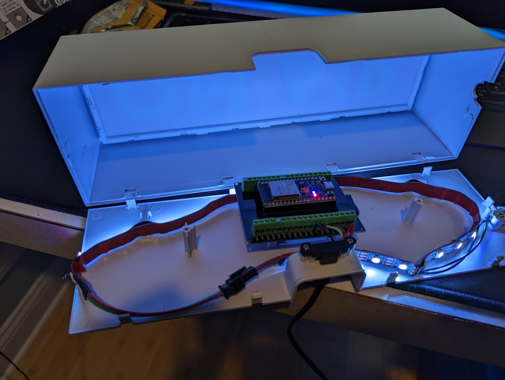 Automatic On Air Light Prevents Distractions During Online Meetings | Hackaday