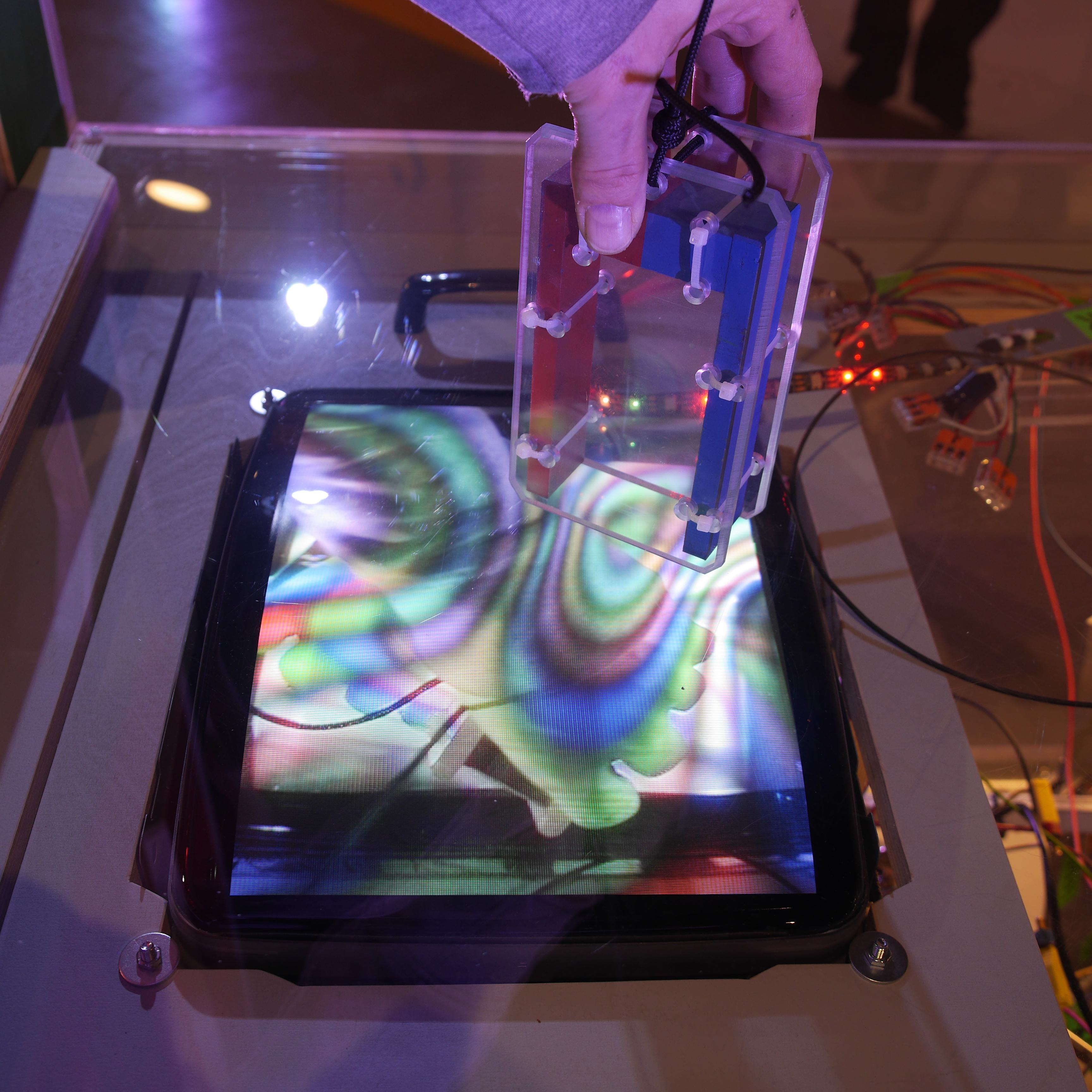 Hands-On Museum Exhibit Brings Electromagnetism To Life | Hackaday