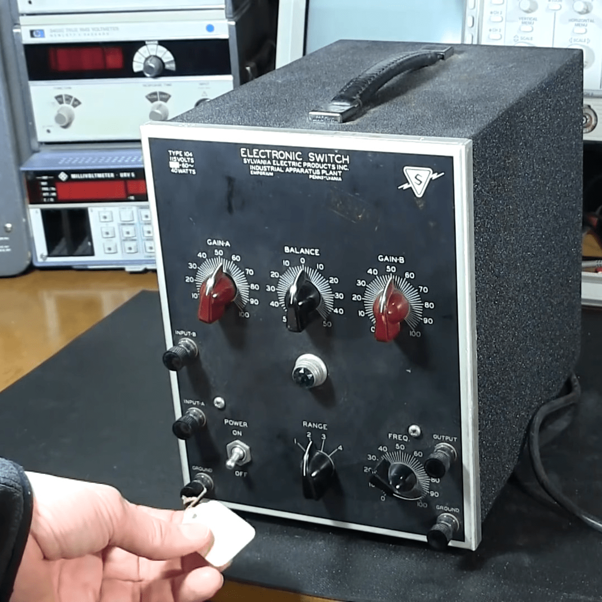 Neat-electronic-device-from-1939-explained-with-restoration-zaozbmcxjao-webm-shot0002_thumbnail ...