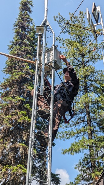 Know Snow: Monitoring Snowpack With The SNOTEL Network | Hackaday