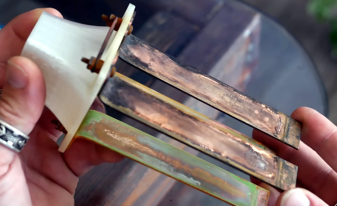 A Magnetohydrodynamic Drive In The Kitchen Sink | Hackaday