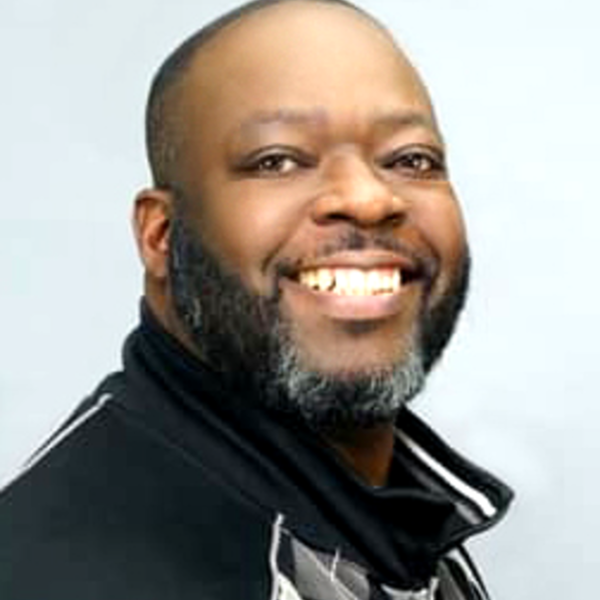 Headshot2021_1-craig_lewis_thumbnail | Hackaday