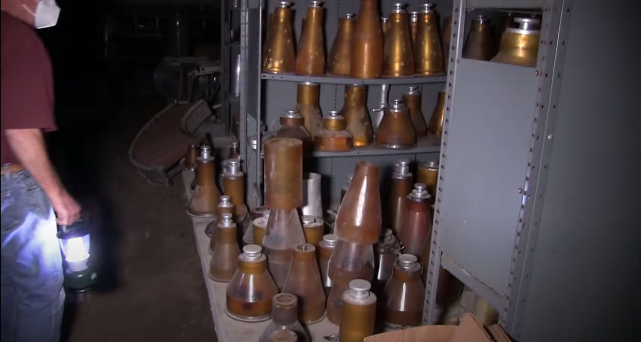 Tektronix’s Ceramic CRT Production And The Building 13 Catacombs | Hackaday