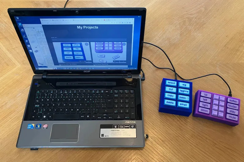 Keebin’ With Kristina: The One With The Duplex Typewriter | Hackaday