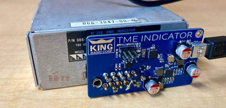 Cockpit Instrument Respectfully Retasked As A Clock | Hackaday